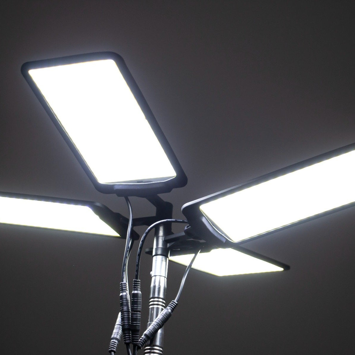 Telescoping Campsite LED Light Kit (12v - 6200 Lumens) – Truck Pros